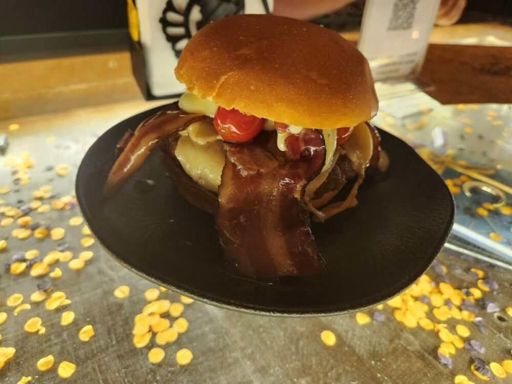 Beco Hexagonal: saiba como é a experiência no restaurante do Harry ...
