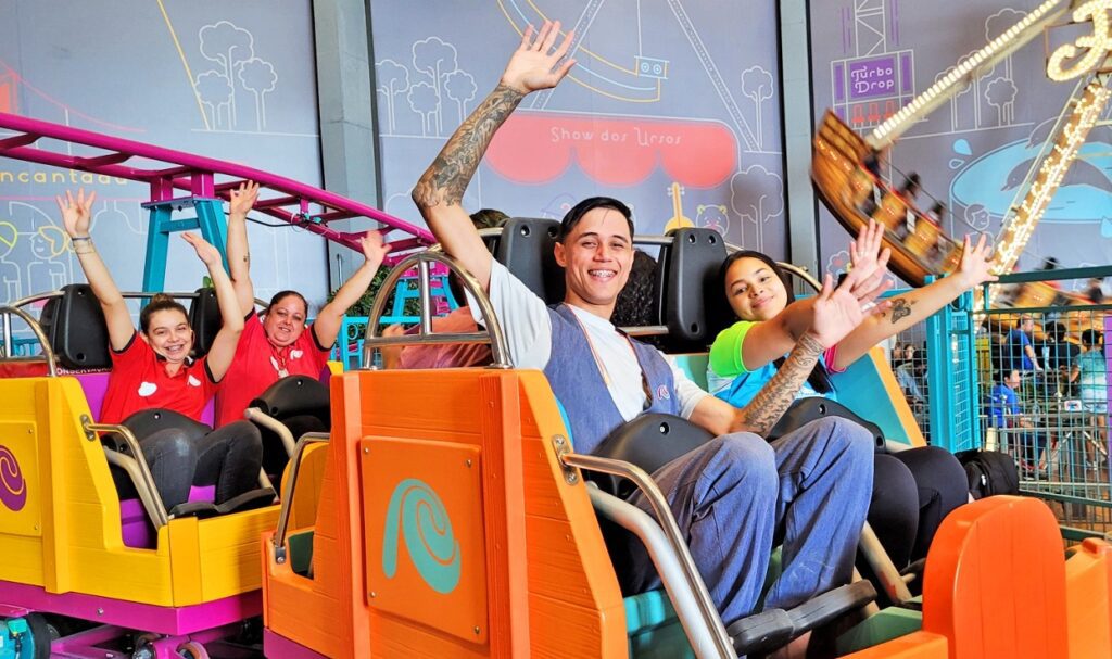 Montanha-russa é nova atração do Playcenter Family - La Central