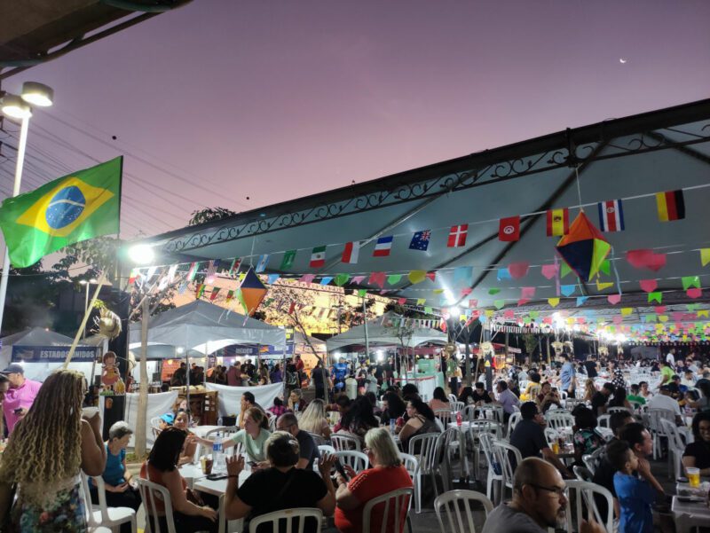 Beco Hexagonal: saiba como é a experiência no restaurante do Harry ...